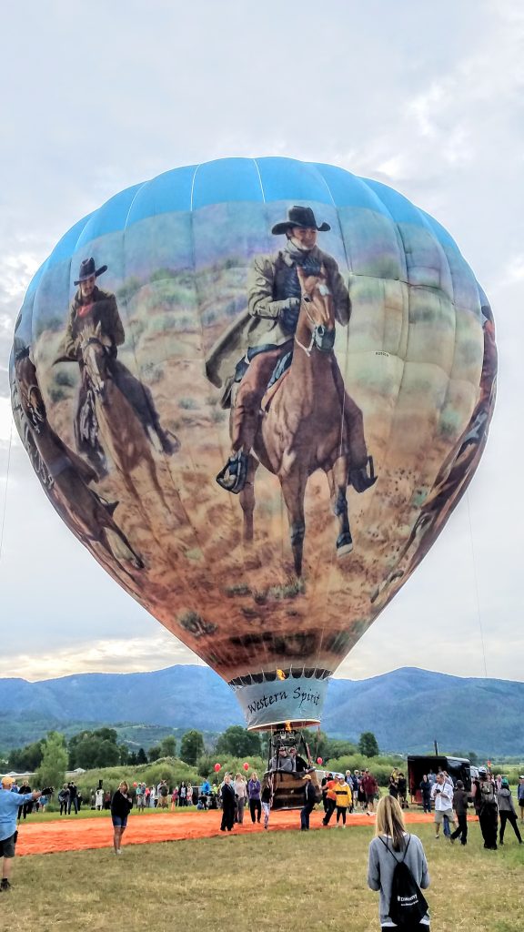 Meet the balloon pilots: Unchained, Western Spirit, Dee IV ...